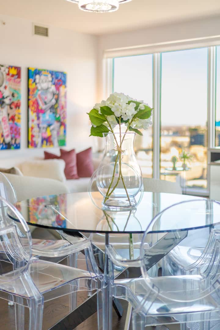 Elevated Luxury Residence 2br 2ba Downtown Mtl - Montreal