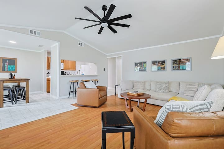 World Cup Ready! Family Stay + Parking - Rowlett, TX