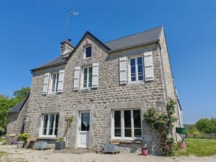 Maison De Campagne à Proximité De La Mer. - Coutances