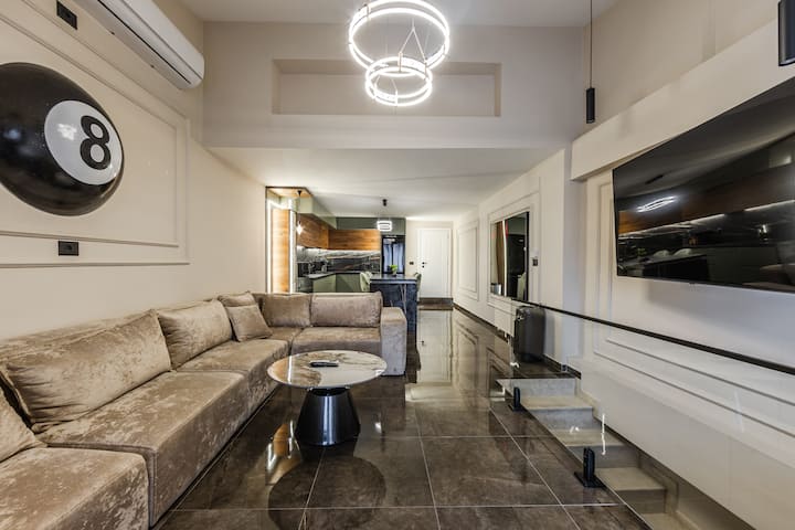 Miracle No.8 | Central Duplex - Tirana