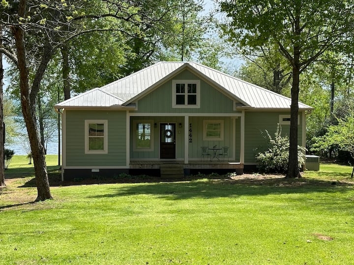 Lake Therapy Cottage 3bd/2bath With Lake Views - Cathedral Caverns State Park, Woodville
