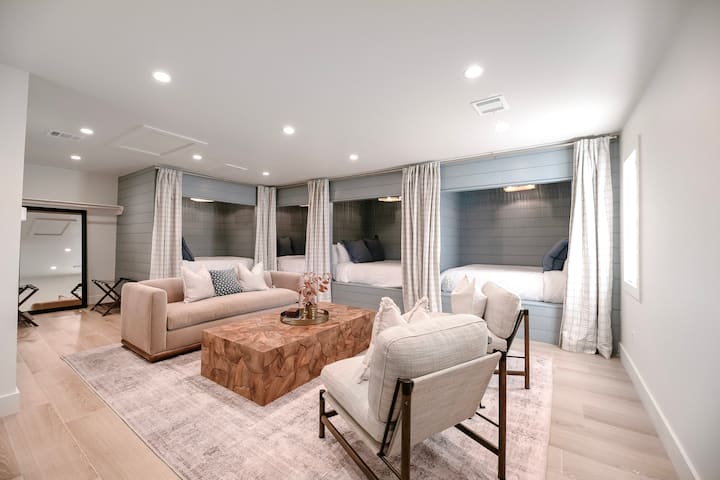 The Ashton - Spicewood, TX