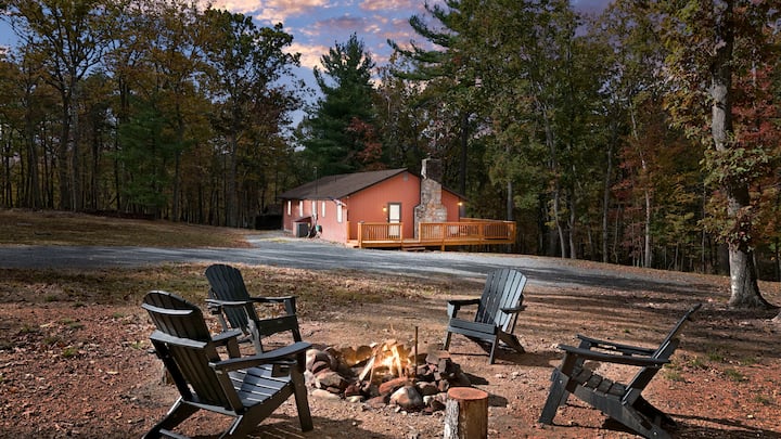 Mountain Retreat W/river & Berkeley Springs Nearby - West Virginia