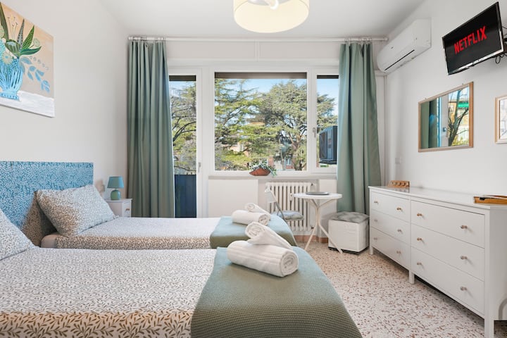 Casavoyage ~ Luminoso Appartamento Con 3 Camere - 볼로냐