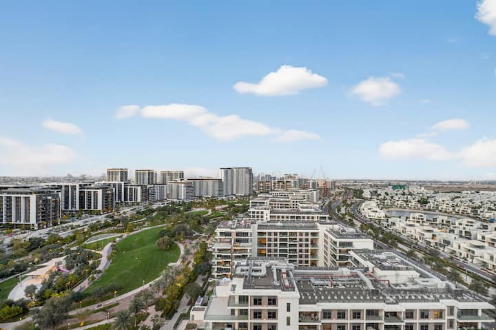 Dubai Hills Park Burj Khalifa View Near Mall - Dubai