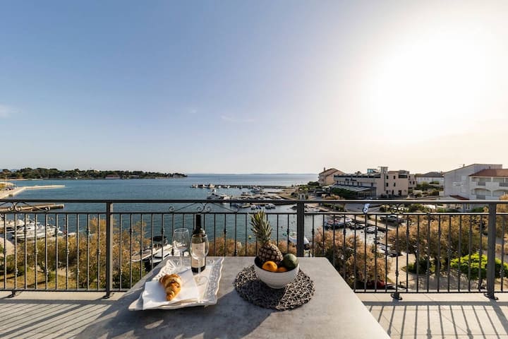 Penthouse Sunrise With Jacuzzi - Zaton