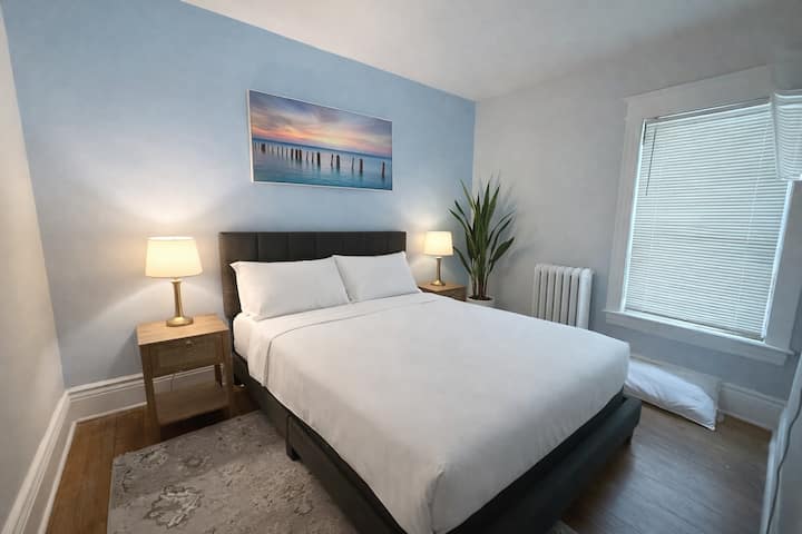 Lovely Bottom Floor Apt - Rochester, NY