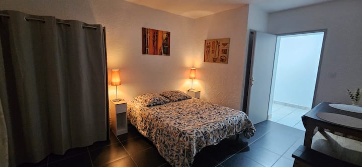 À La Campagne, Entre Ville Et Mer. - Aizenay