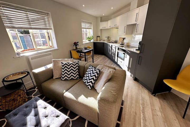 Stylish And Modern One-bedroom Flat In Dorset - Bournemouth