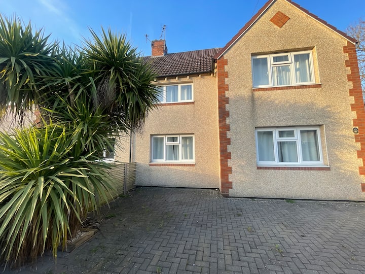 Cosy And Homely 3-bed Home For Relaxing Time - Stoke-on-Trent