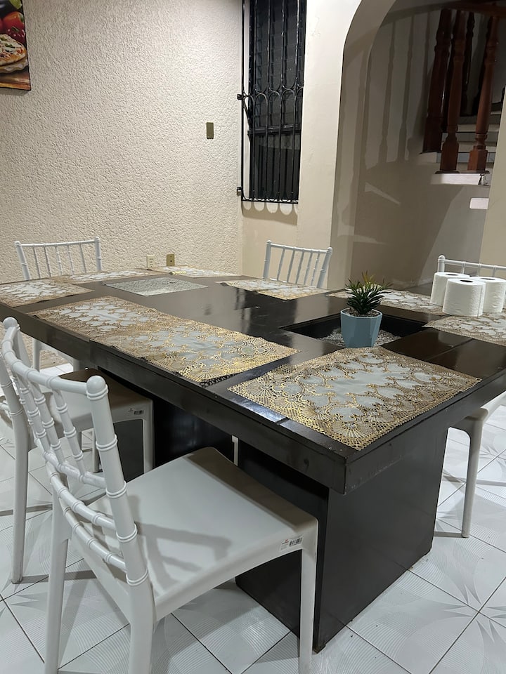 Casa Amplia En Coatza, Climatizada, Amplio Parking - Coatzacoalcos