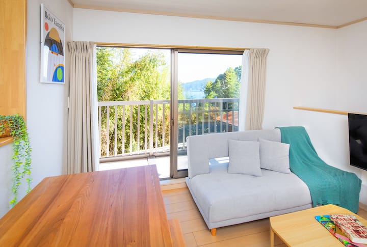 Bright 2br House: 7 Min To Beach & 2 Free Parking - 川奈