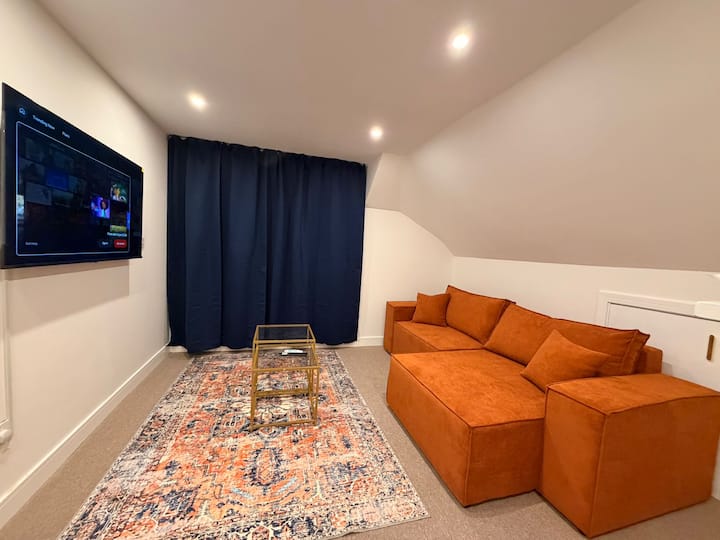 Central Dover Apartment | Castle Views | Sleeps 4 - Dover