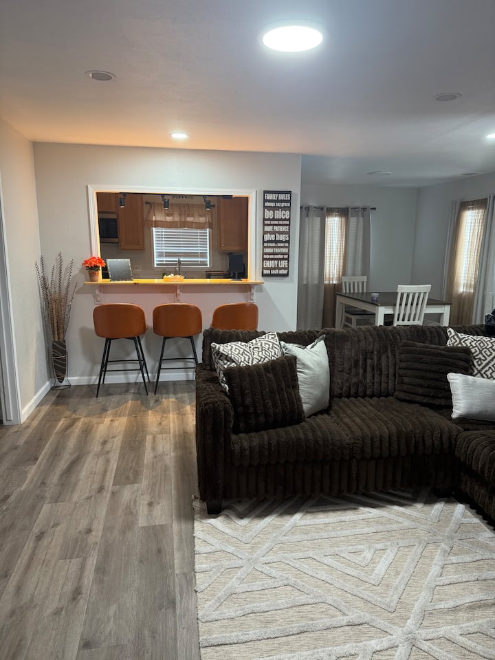 Family-friendly 3br Home | Sleeps 6+ | Manteca - Manteca, CA