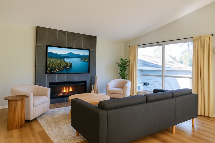 Modern 3br•sleeps 10 •7 Min National Sports Center - Minnesota