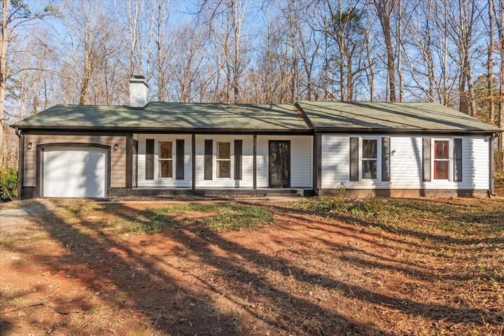 Comfortable Modern Charlotte Getaway For 7 - Harrisburg, NC