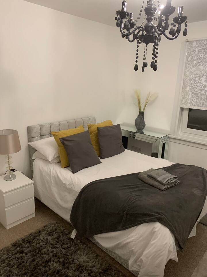 Beautiful Rooms Available In A Stylish, House - Portsmouth