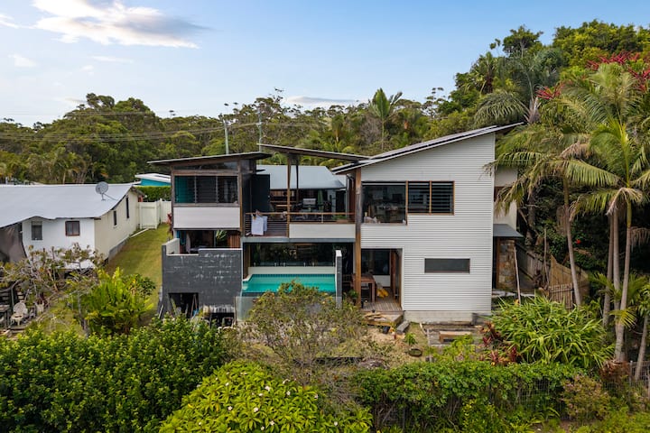 Bare Nature Retreat | Sauna, Pool & Ocean Views - Nambucca Heads