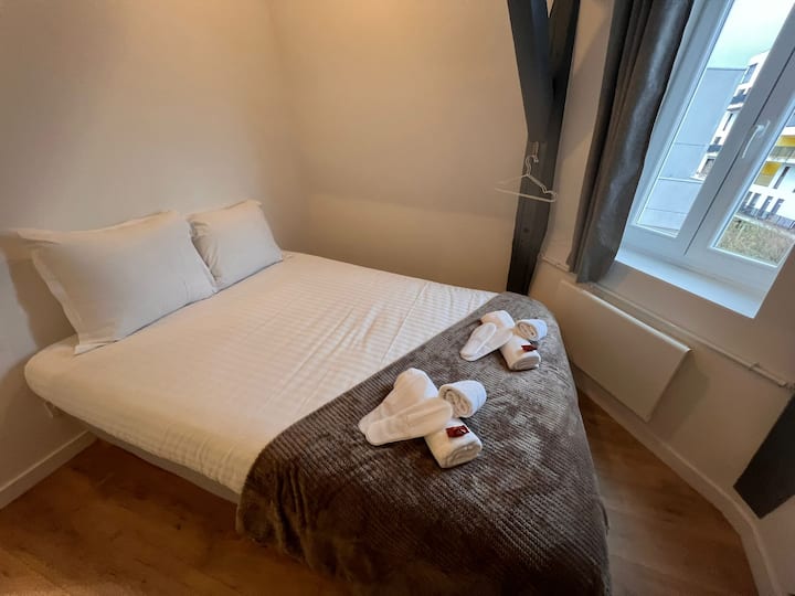 Maison Des Gemmes Divisé En 9 Studios - Bondues