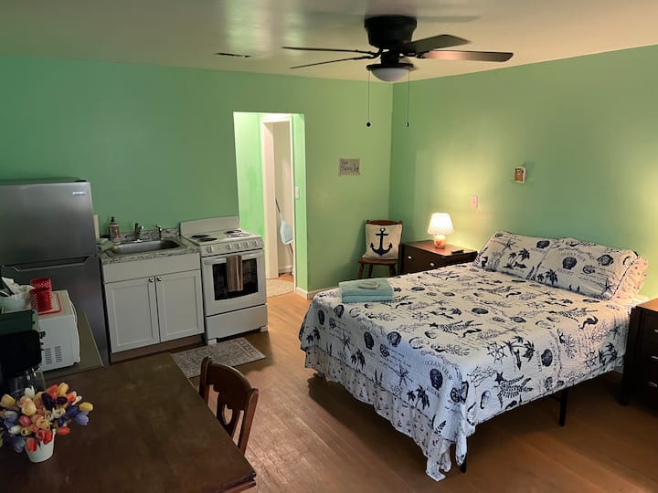 Studio Apt. At The Boathouse - Water Front, Pets - Norfolk, VA