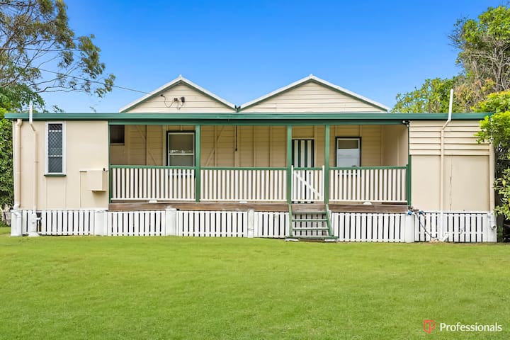 Kennedy Cottage - 8 Kennedy Street, Zilzie - Emu Park
