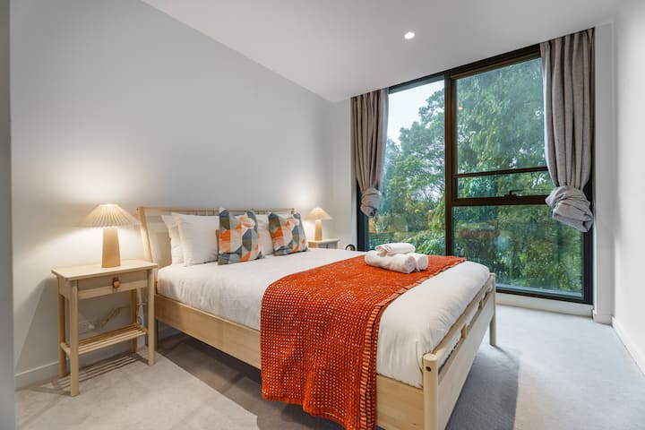 Premium South Melb | 2 Queens | Study | Pool & Gym - Brooklyn