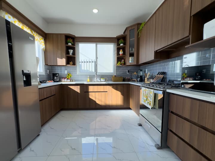 Casa Con Full A/c A 5 Minutos De Centro Comercial - Chiquimula