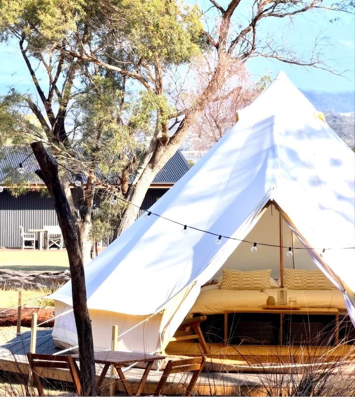 Friendlies Rest 
‘Belle+barn’
Coles Bay
Freycinet - Tasmania