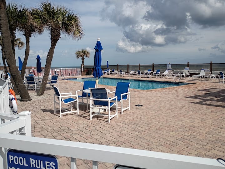 ~ Ocean Front ~ Studio With A View - Daytona Beach - Daytona Beach, FL