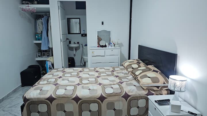 Habitación Acogedora Céntrico Rodeada De Restorant - Peru