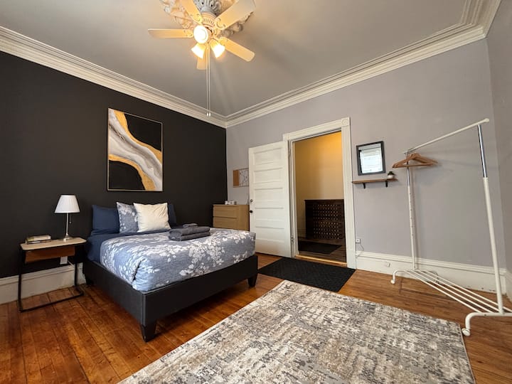 Luxurious Victorian Apartment In Amherst - Amherst