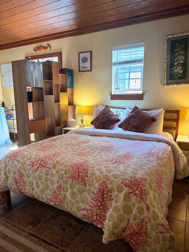 Private Retreat ~10 Mins From Downtown & Beach - Florida