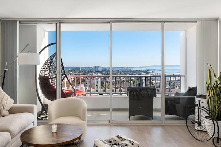 Coastal Apartment With Spectacular Ocean Views - Santa Monica