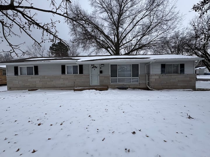 Perfect 3 Bedroom For Traveling Professionals - Columbia, MO