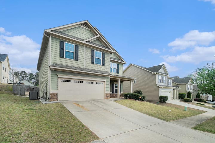 Come Enjoy This Oasis In A Peaceful Neighborhood - Lawrenceville, GA