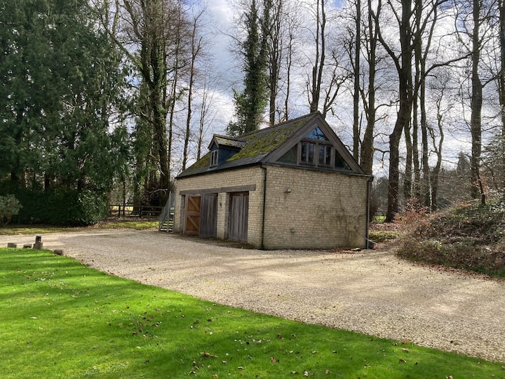 Cotswold Retreat In A Gorgeous Rural Setting - Castle Combe