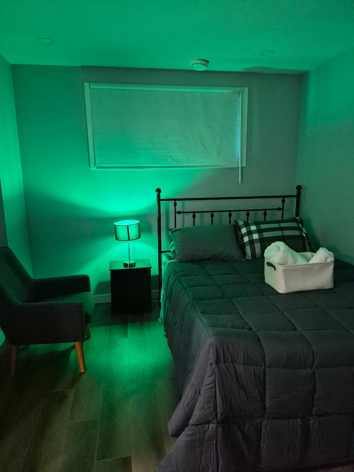 Impeccable Impressions Keswick: Modern Comfort - Edmonton