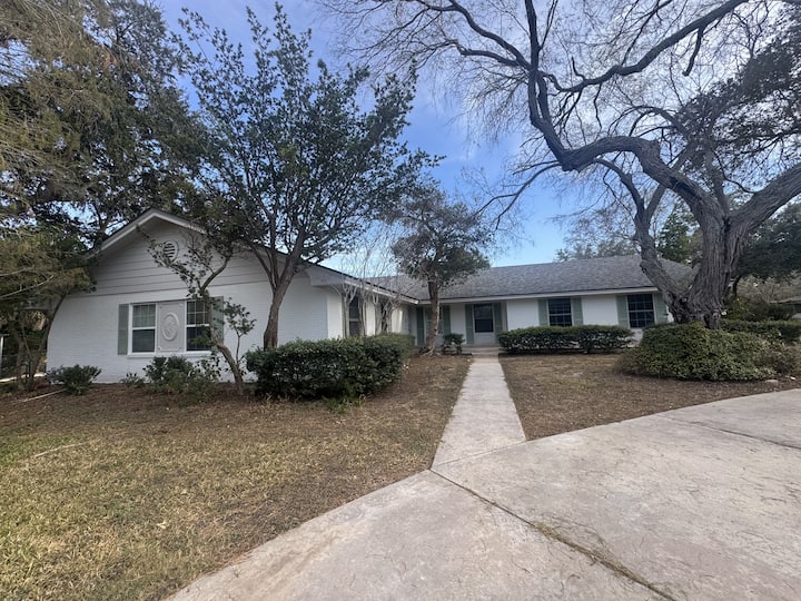 Spacious New Family Home! - Harlingen, TX