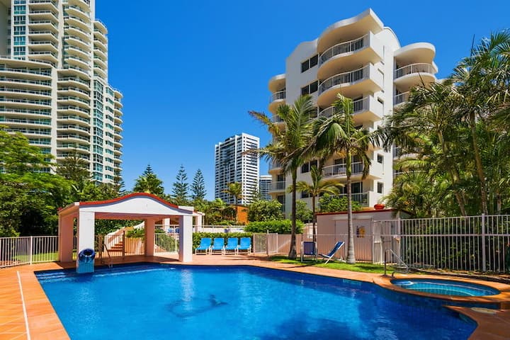 Luxury Boutique Stay – Walk To Beach, Shops - Broadbeach