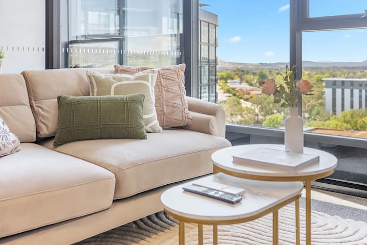 @Modern Woden Stay | Pool, Gym, Parking | Hospital - Canberra