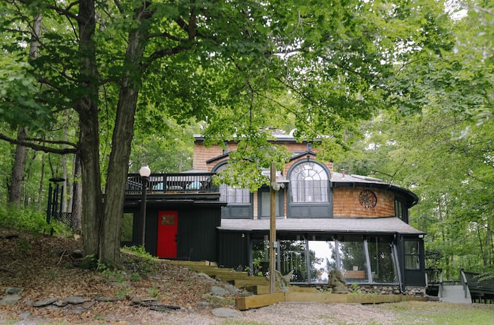 Round House In Woods Near Catamount Ski Resort - Copake Lake, NY