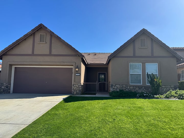 Cozy & Convenient - Bakersfield, CA