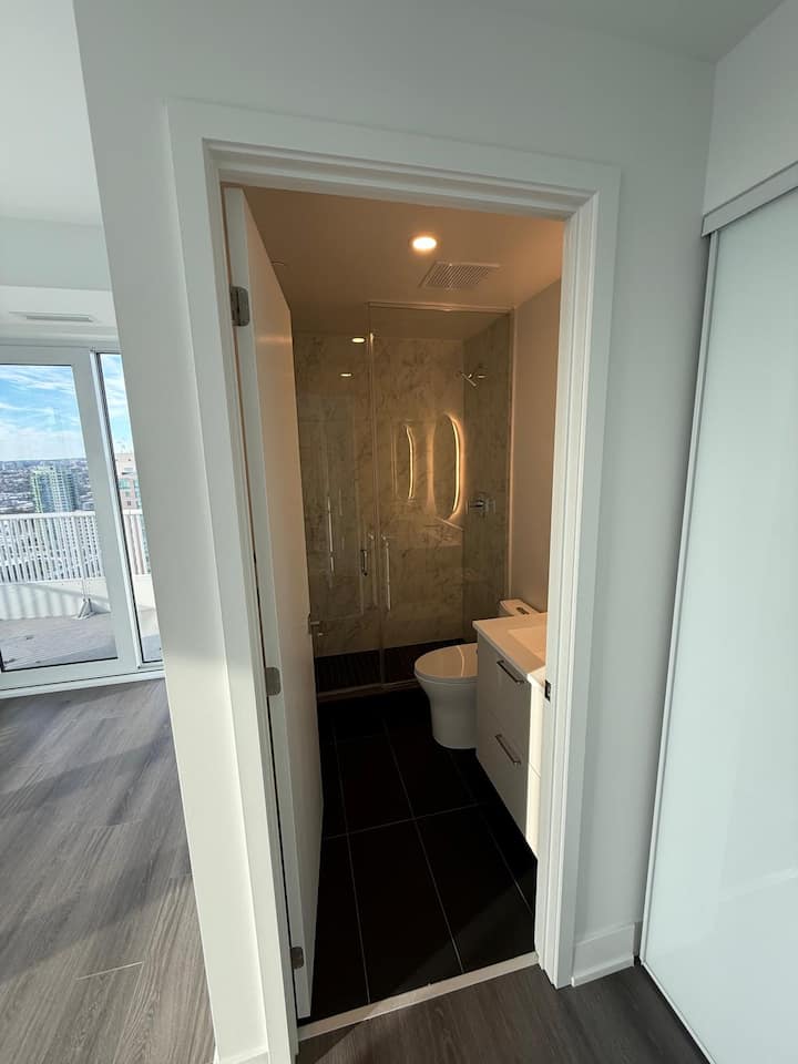 Brand New Condo Unit In A Prestige Location - Toronto
