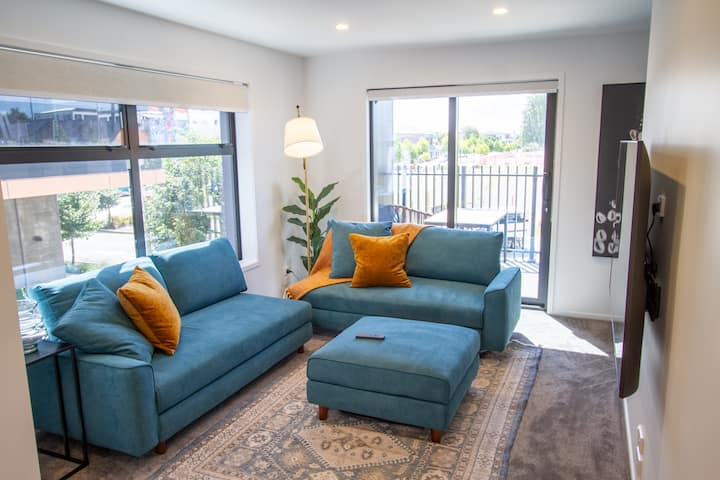 Stroll To The Stadium. 2 Bed With Reserved Parking - Christchurch