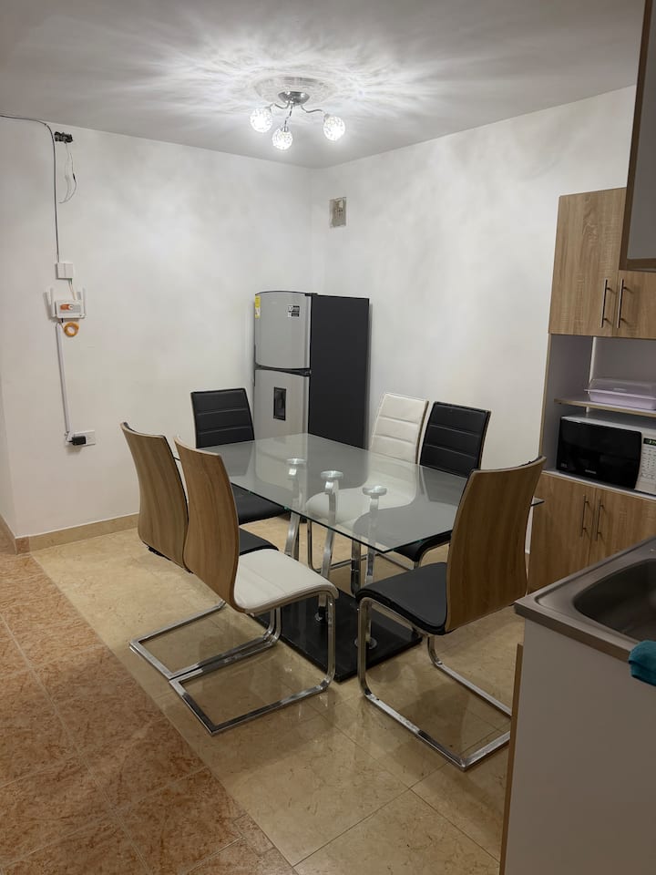 Casa En El Centro 2 Habitaciones Con Parqueadero - Tuluá