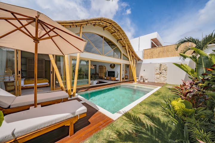 Tropical Family Pool Villa With Bamboo Design - Bali