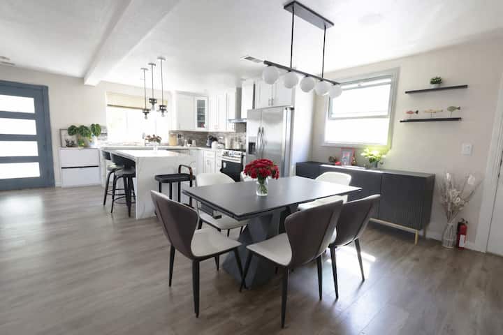 Modernhome W/ac+laundry+yard+bigtvs - Menlo Park, CA