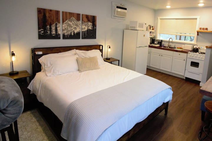 Sequoia Studio Retreat - Cozy Hut - Up To 3 Guests - California