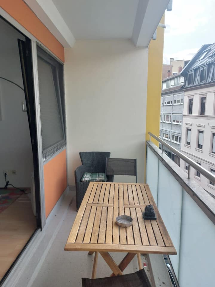 Spacious Studio Flat Town Center - Karlsruhe