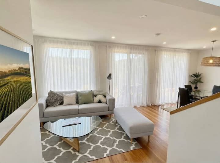 Villa Located Cypress Lakes Resort + Free Tasting - Pokolbin